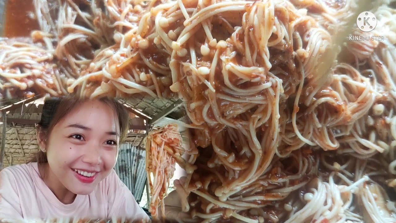 Eh Shee Paw Cooking And Eating Spicy Mushroom Noodle Salad - YouTube