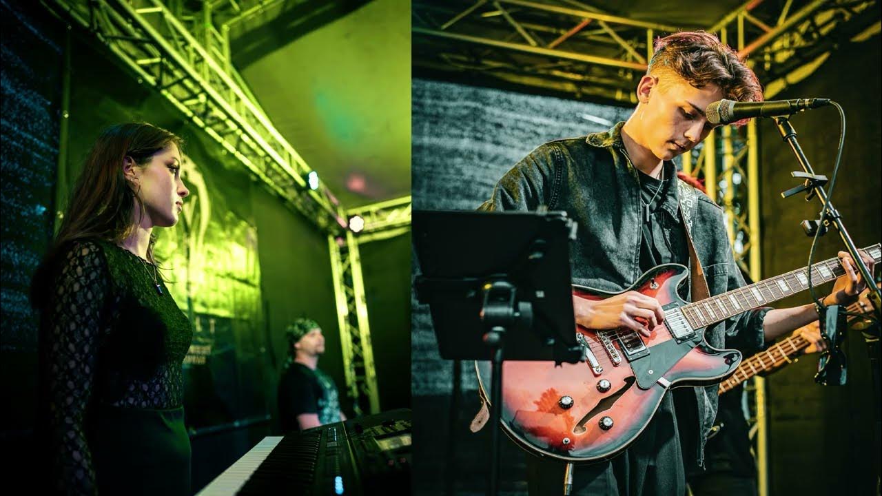 Ave Maria - zpěv Daniela Ulrichová a kapela MemoryX - YouTube