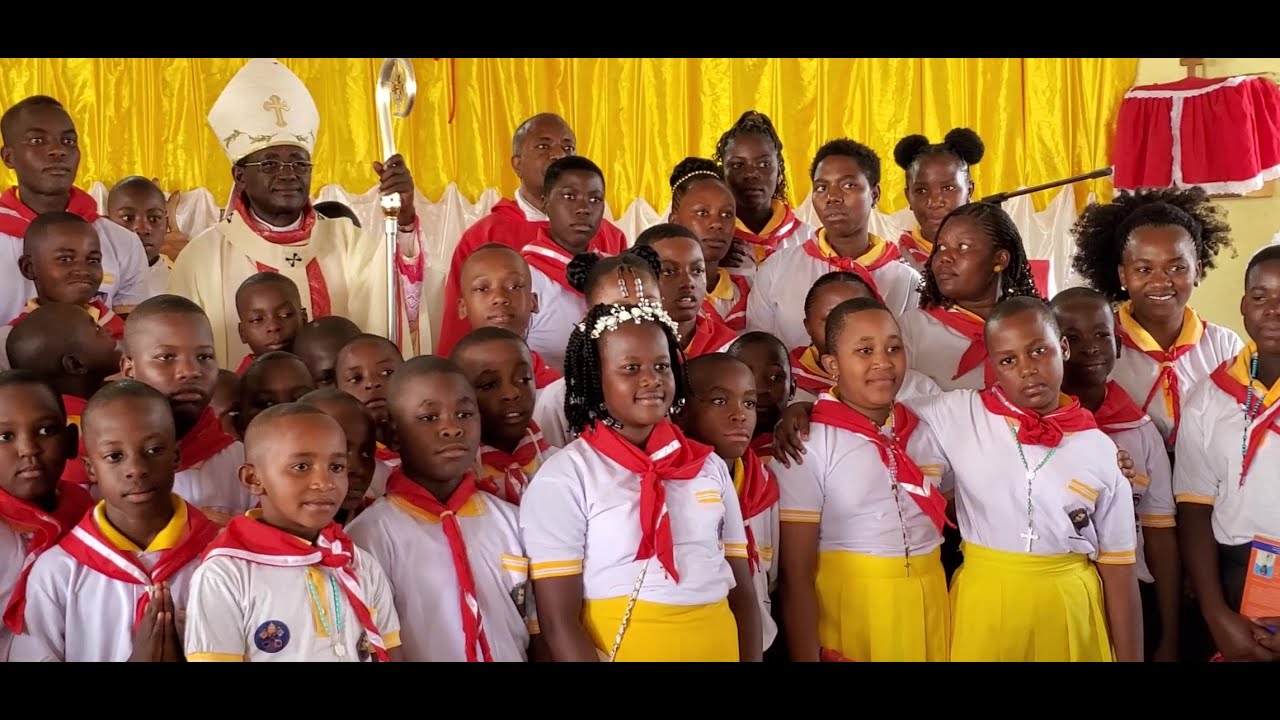 ADHIMISHO LA MISA TAKATIFU SAKRAMENTI YA KIPAIMARA PAROKIA YA DODOMA ...