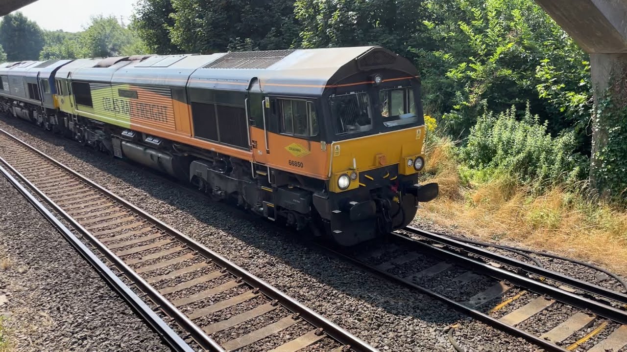 Class 66 | 66850 ‘David Maidment OBE’ + 66791 | Awesome Tones | Colas ...