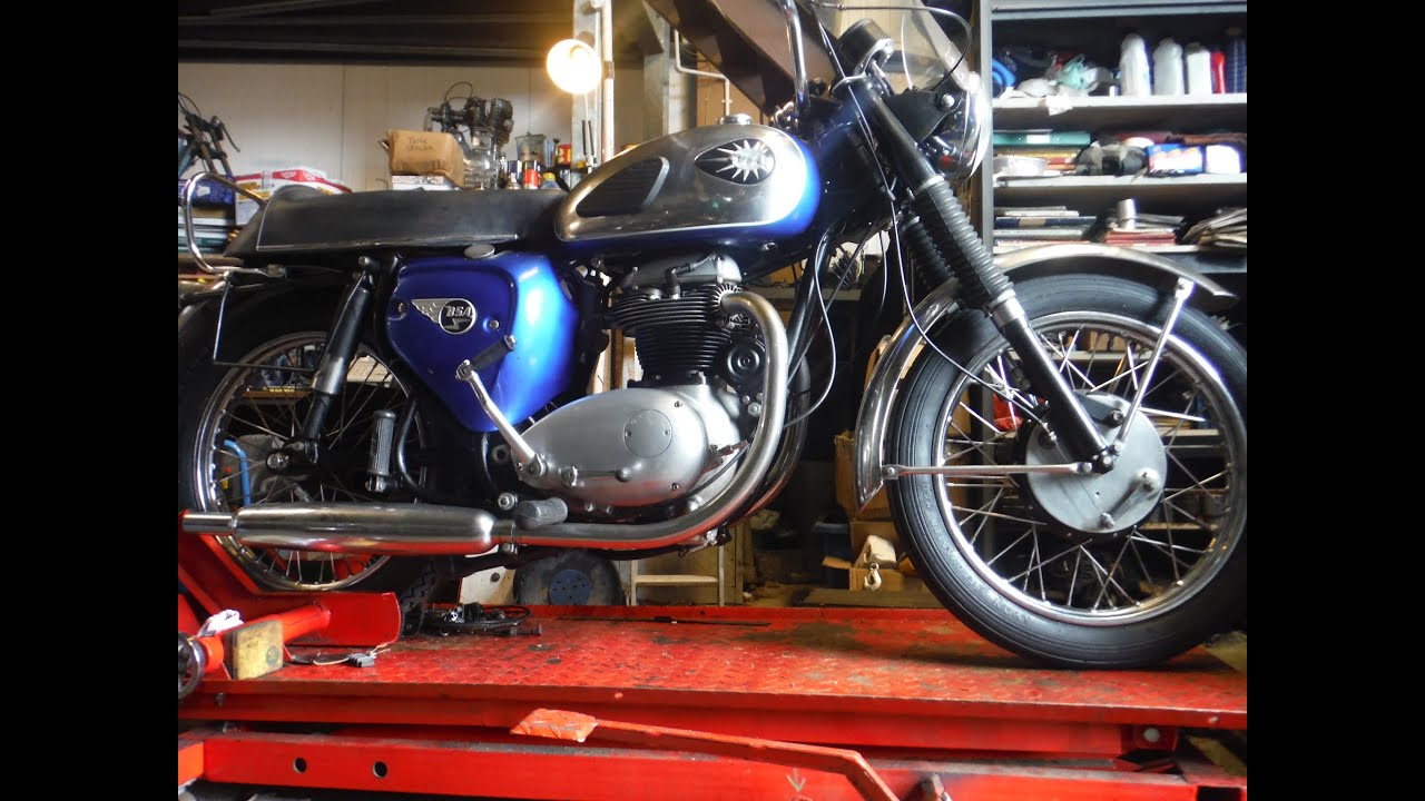 BSA A65 engine noises demonstrated, located and discussed. Looks like ...