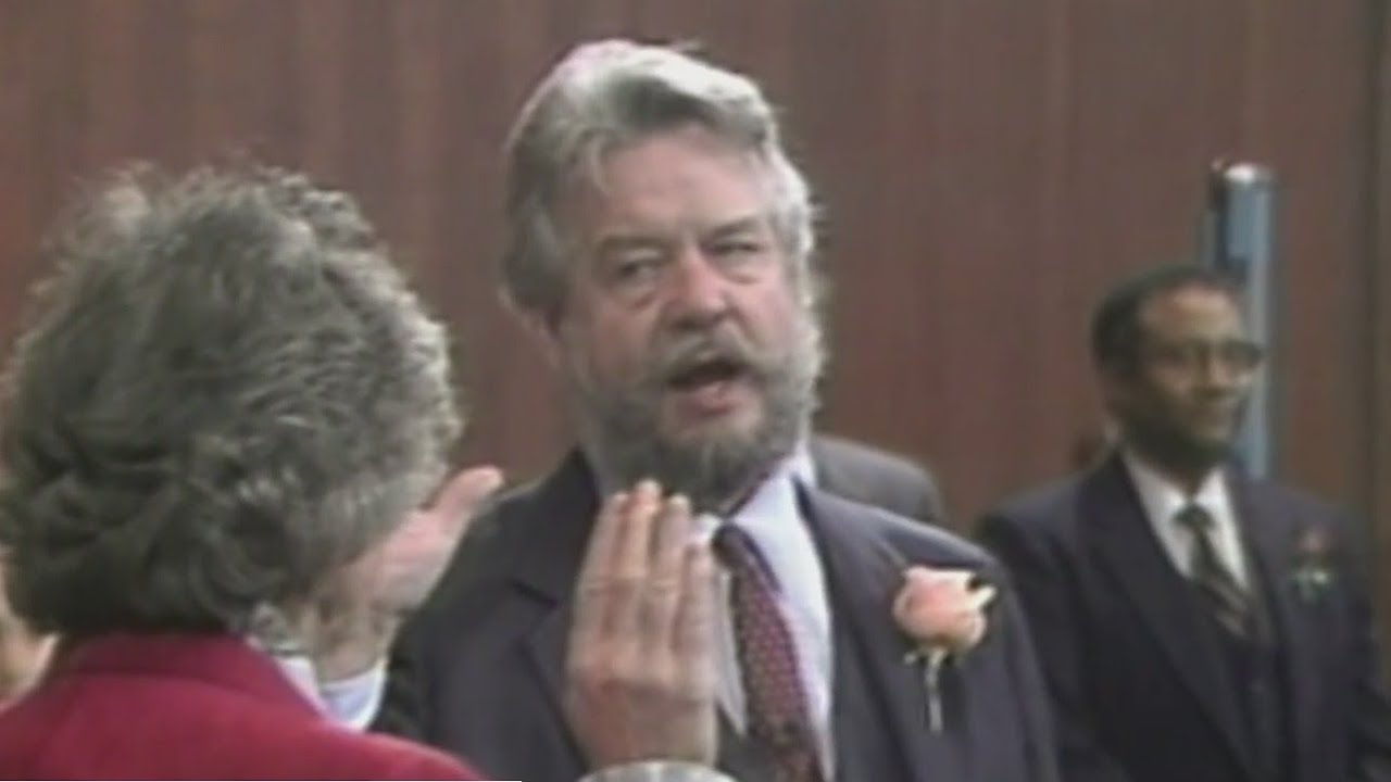 Remembering 'the peoples' mayor,' Bud Clark - YouTube