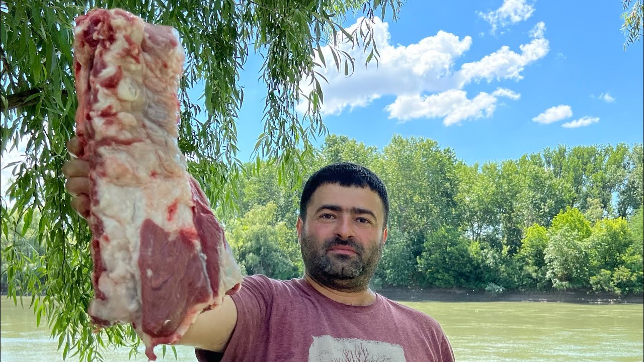 Grilled a juicy piece of meat by the river in the forest! The best ...