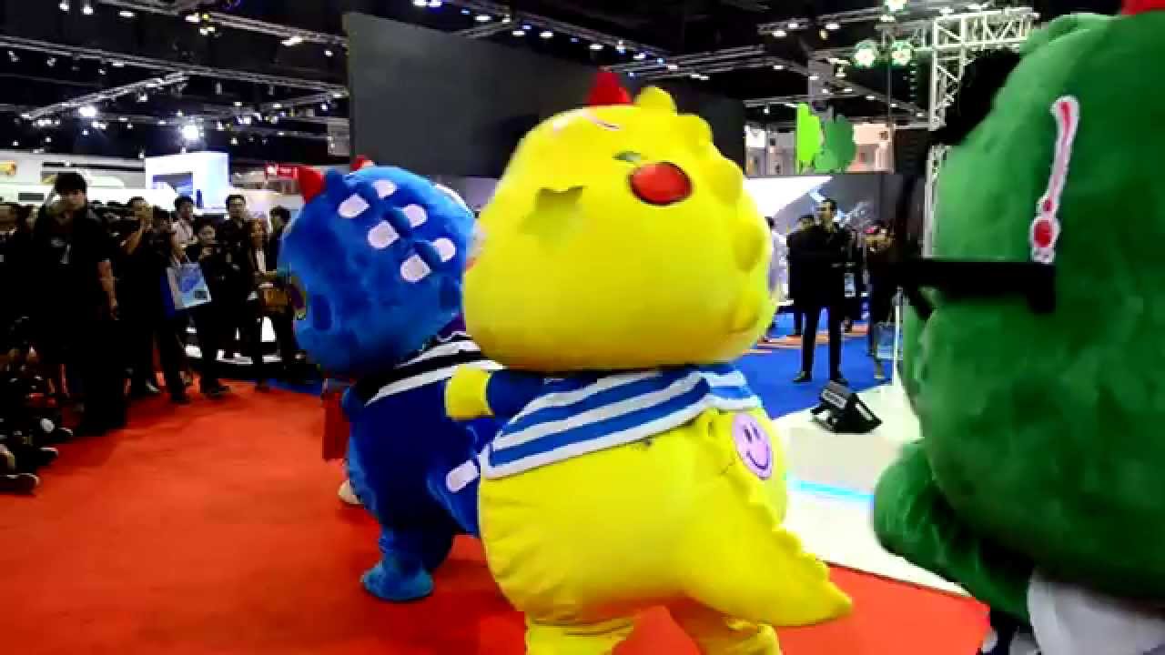 Godji mascot dancing at Motor Show 2015, Thailand. - YouTube