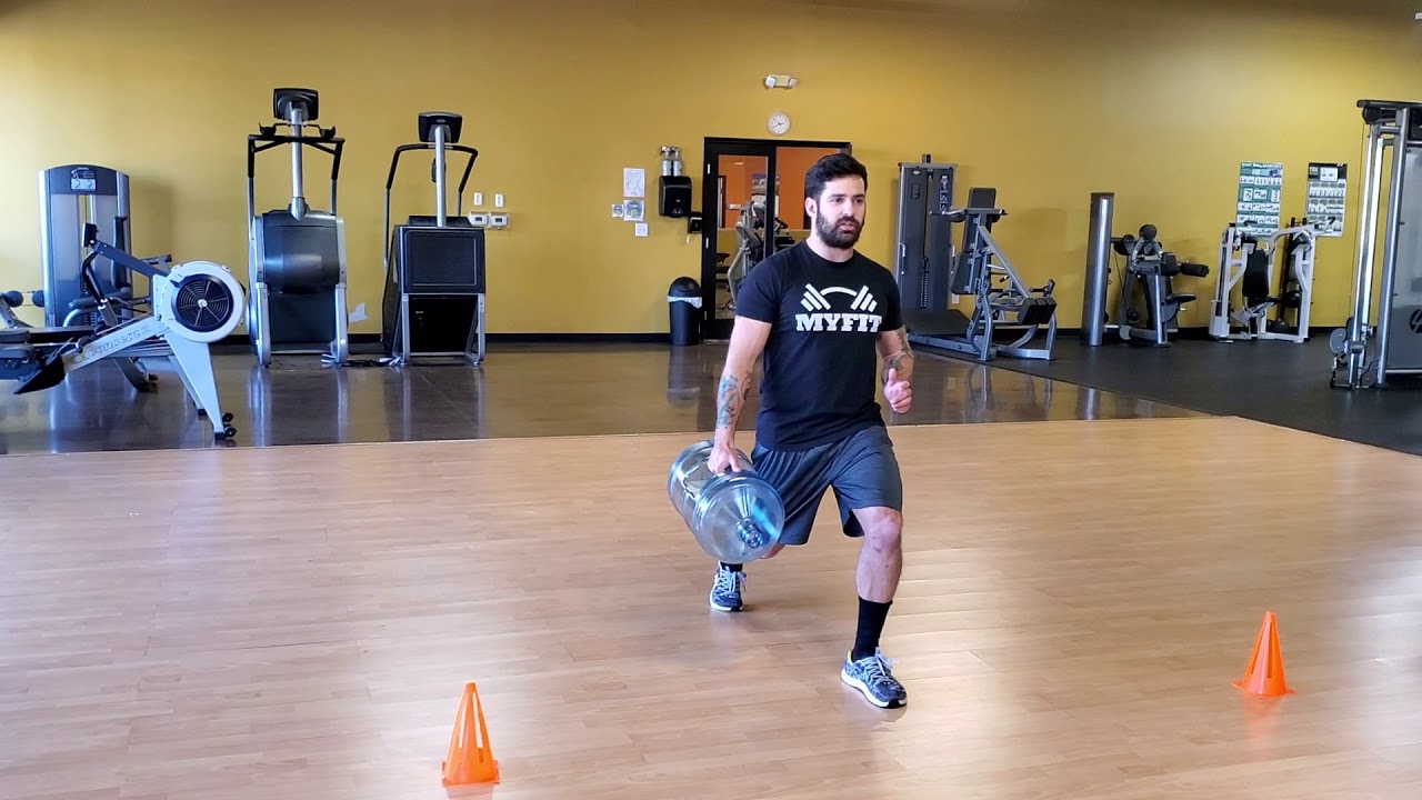 Water Jug Reverse Lunges (CORRECT FORM): myFit Personal Training - YouTube