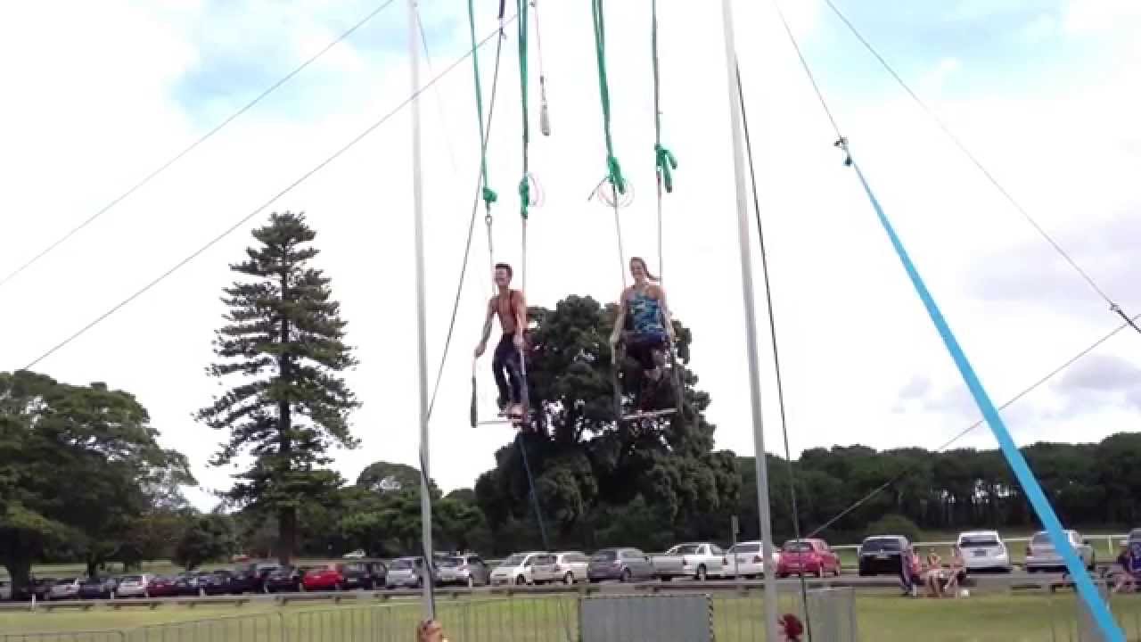 Static Trapeze 131210 Performance 3rd term 1 - YouTube