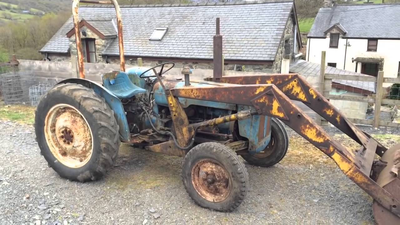 Fordson dexta and loader - YouTube