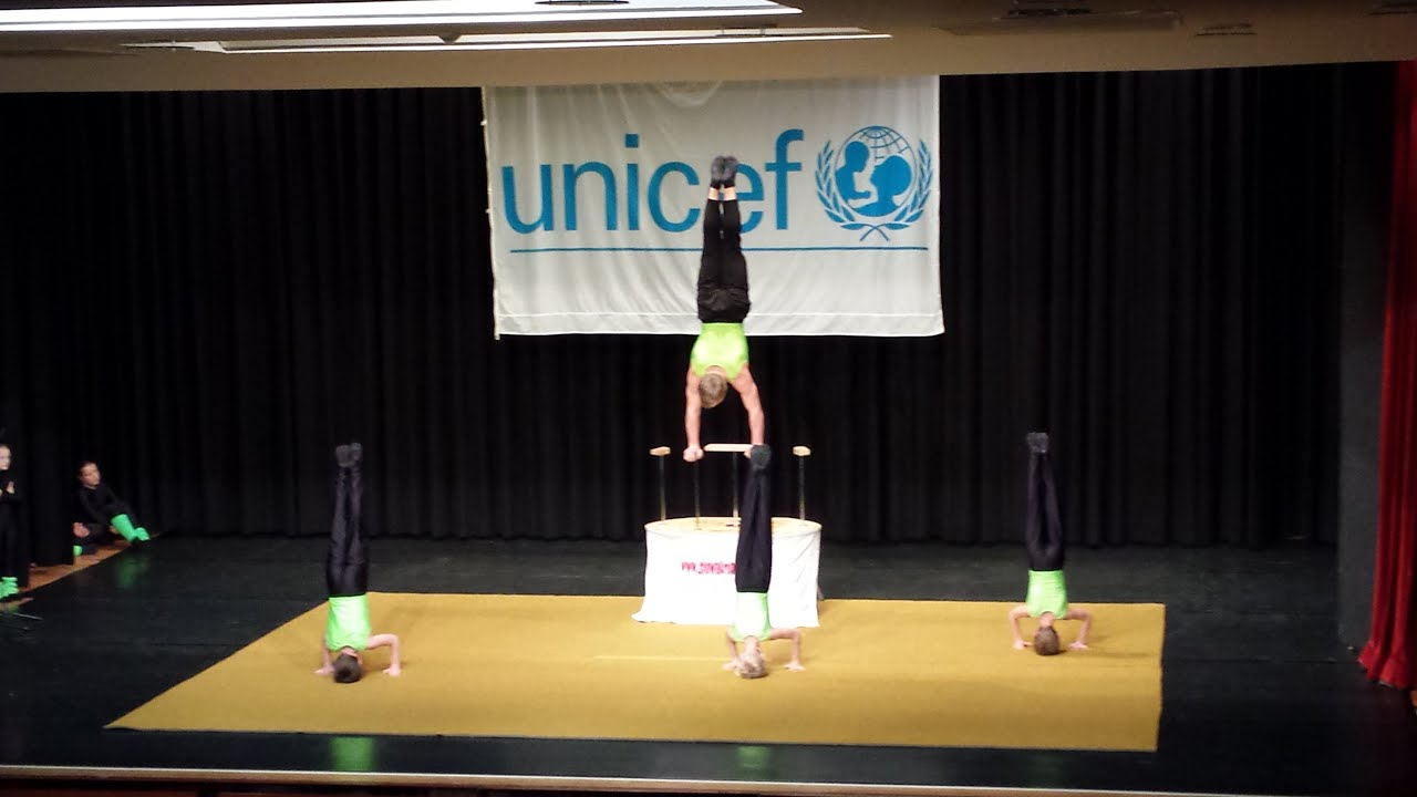 Showakrobatik Kiel ,,Face" TuS Holtenau UNICEF Gala - YouTube