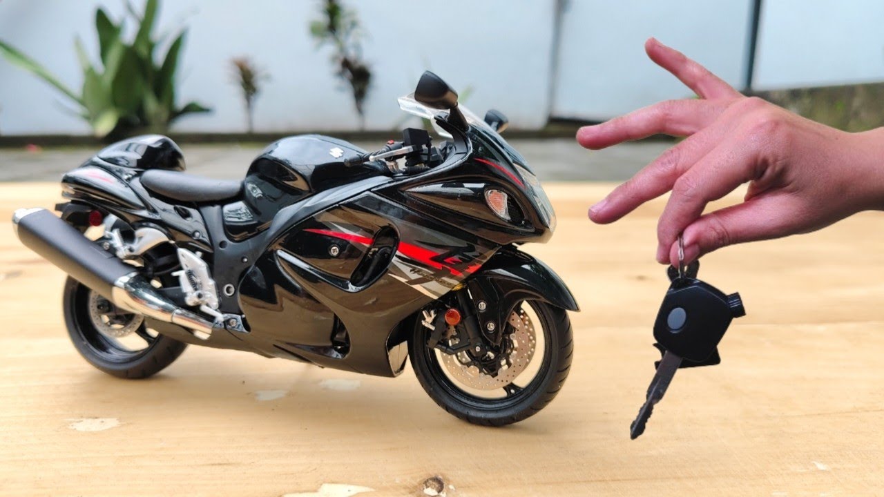 Unboxing of Scale Mode Suzuki Hayabusa GSX 1300R | Diecast Bike ...
