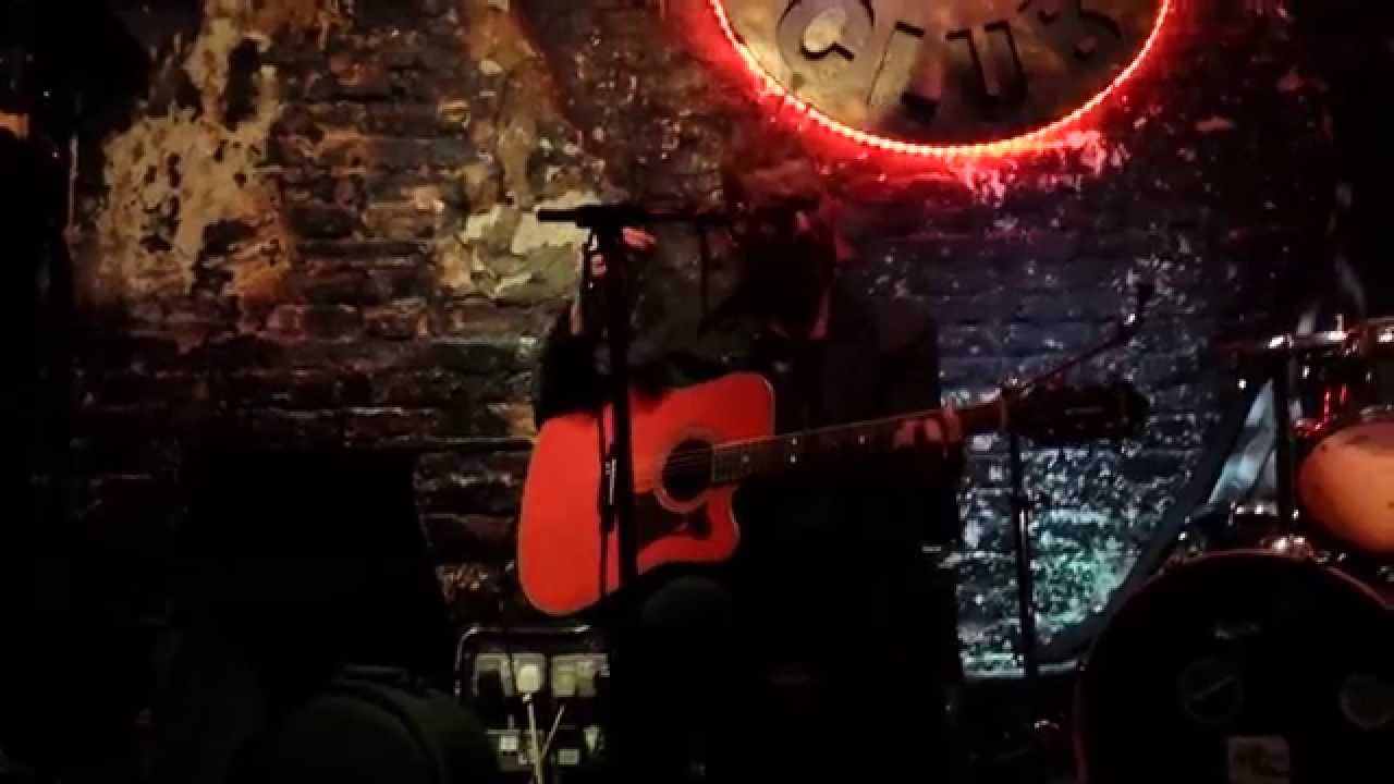 Troy Baker live in London - Apparition - YouTube