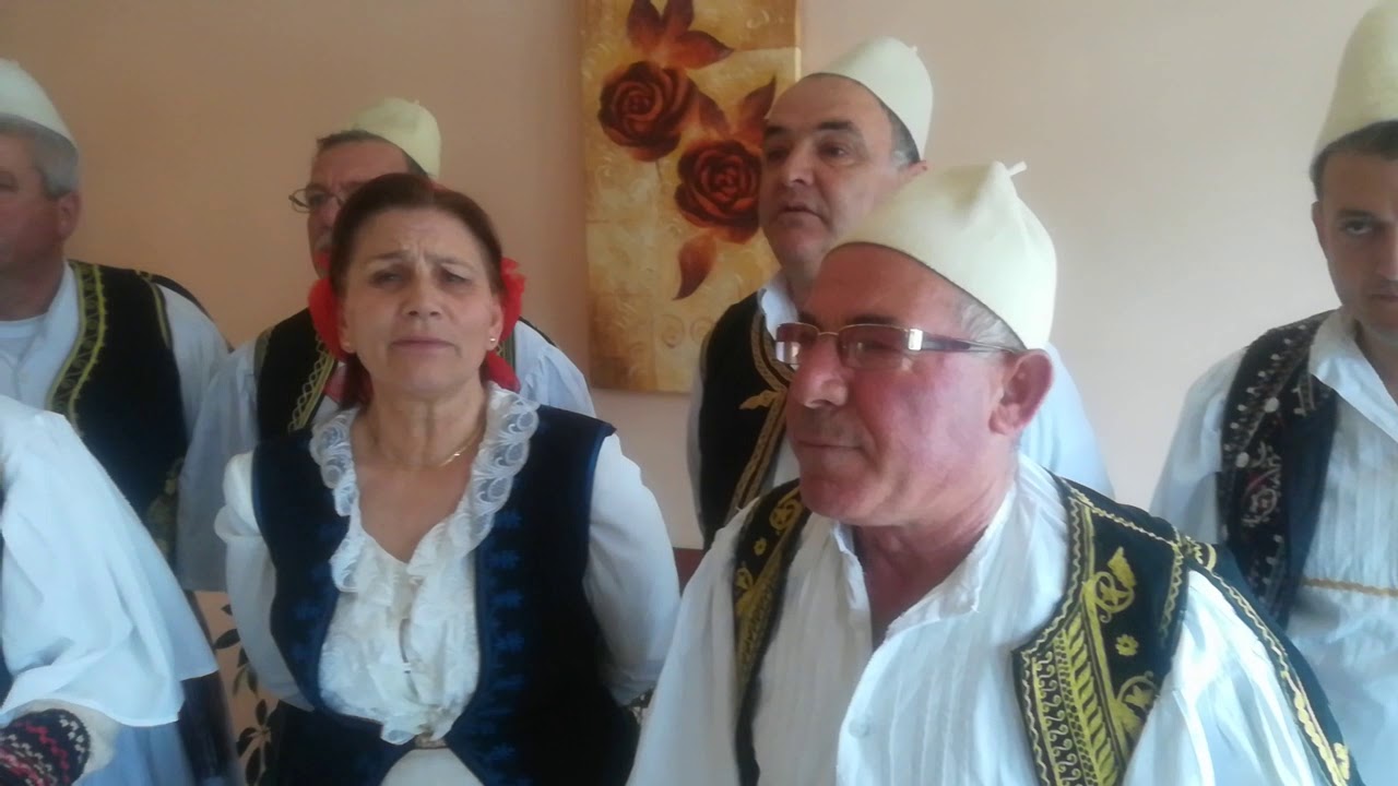 FOLK GRUP BILBILI . MOJ NEPËRKA PIKA, PIKA.. - YouTube