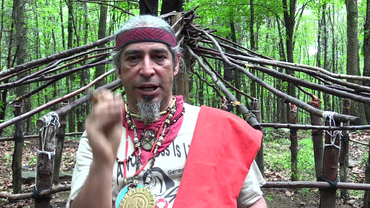 EJ4A/3 Chief Red Hawk - YouTube