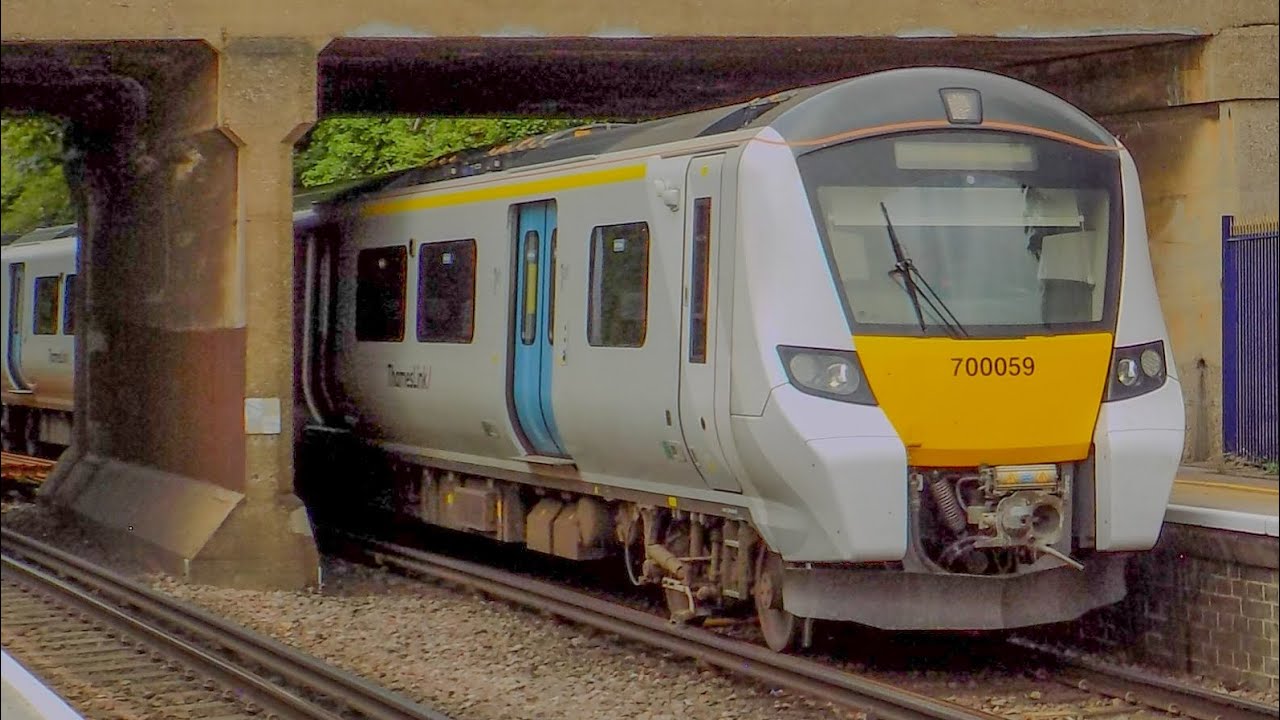700059 Arriving Into Gravesend Working 9P29 1226 Kentish Town to ...