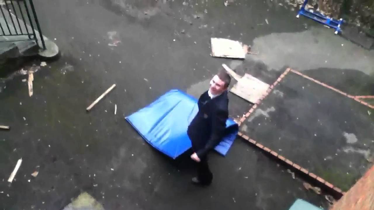 Mat falling on Ryan - YouTube