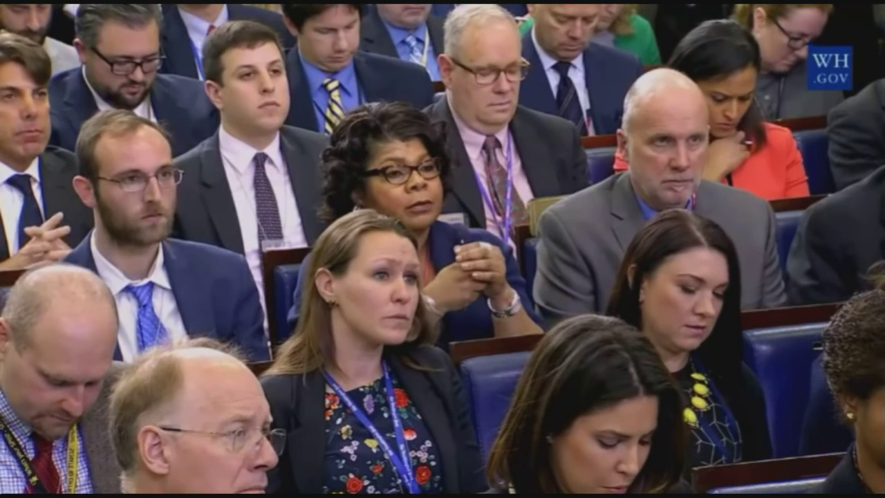 Sean Spicer Heated Exchange with CNN news reporter #3 - YouTube