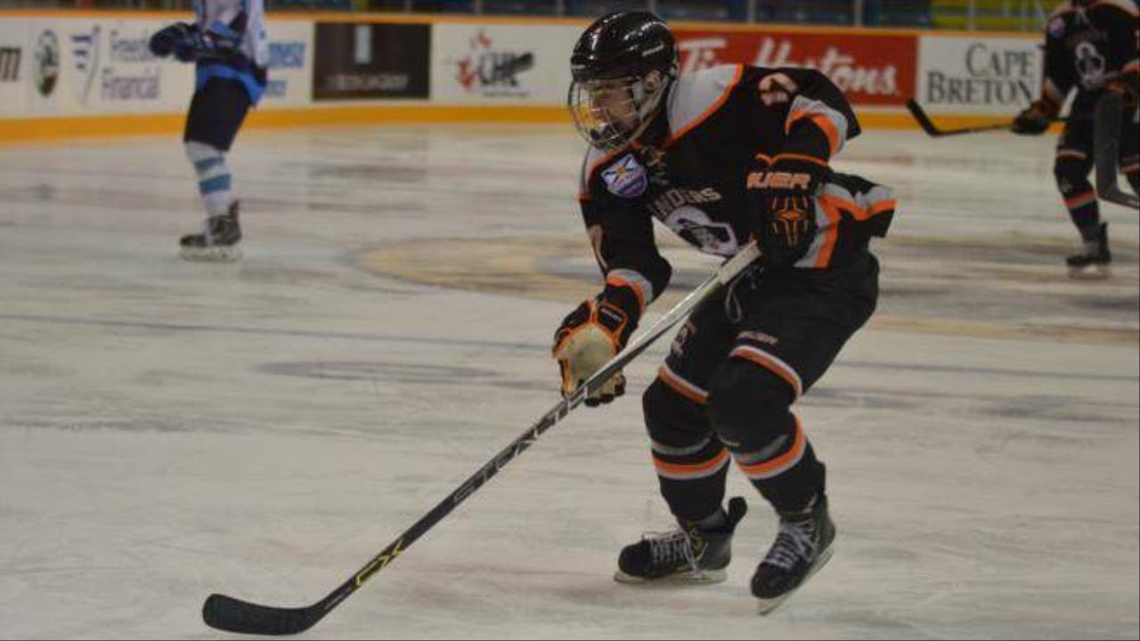 West Islanders look to defend title - YouTube