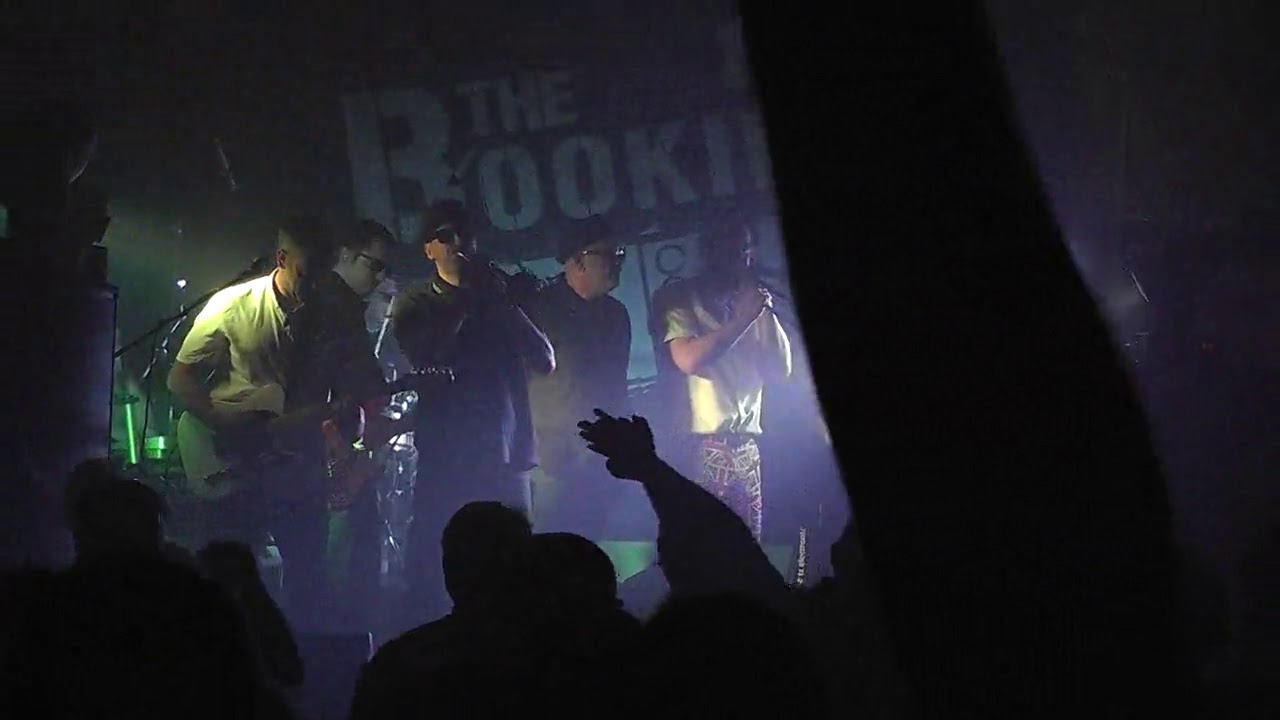 V16)-Mainly madness clip performing (Bad manners-lip up fatty)June 8th ...