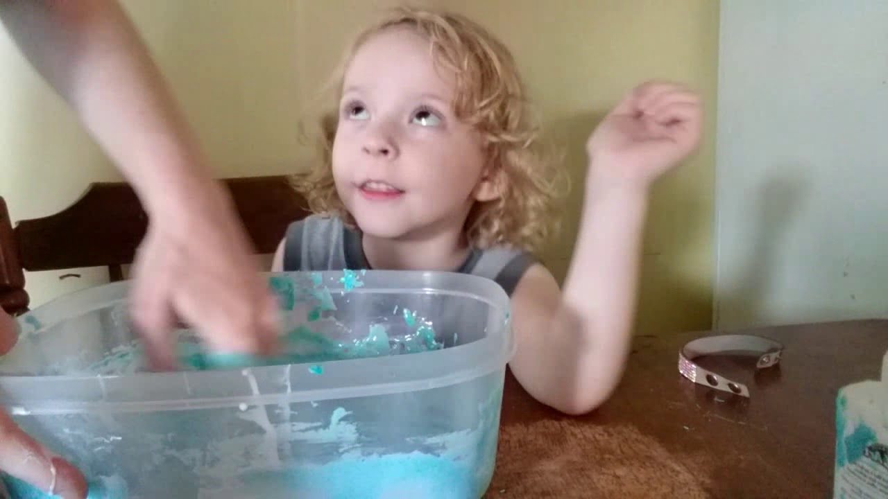 How To Make Slime With Stanley And Momma! - YouTube