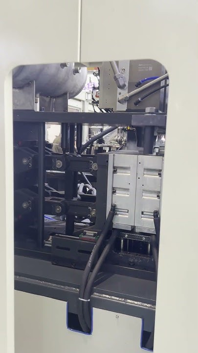 JS-2C-5L 2 Cavity 5L Blow moulding machine for high speed - YouTube