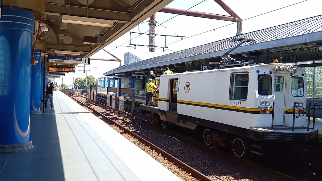 MBTA Blue line Wire/Work train at beachmont station - YouTube