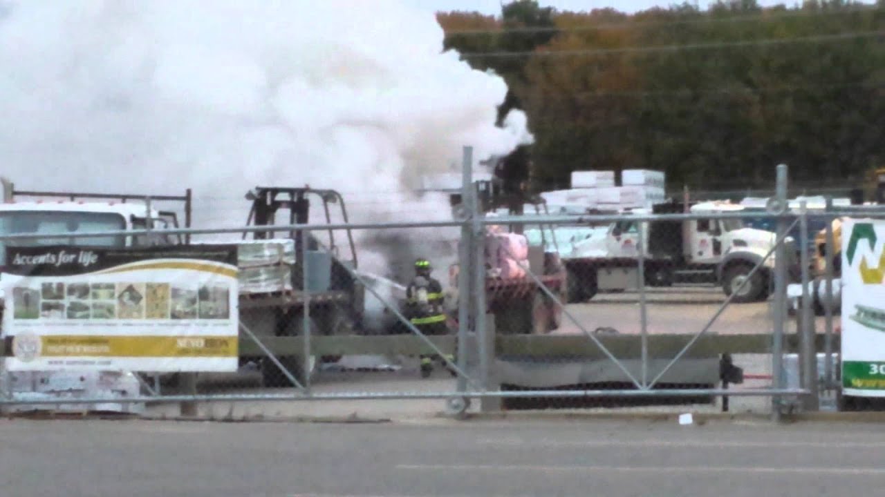 Prince Albert Fire Department- PAFD Engine 14 Responding & On Scene ...