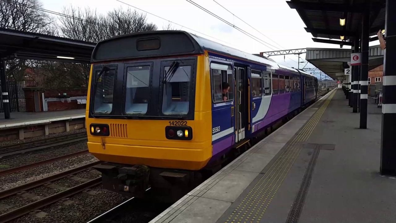 Northern Class 142 'Pacer' departs Wakefield Westgate - YouTube