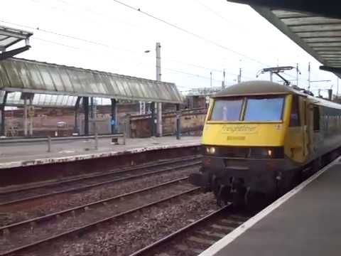 The x2 Class 90 Freightliner Nos.90045+90041 with Rail Containers was ...