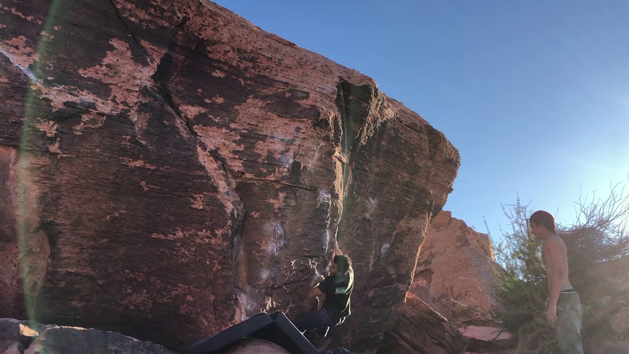 Red Rock Bouldering: Jones’n V4 - YouTube