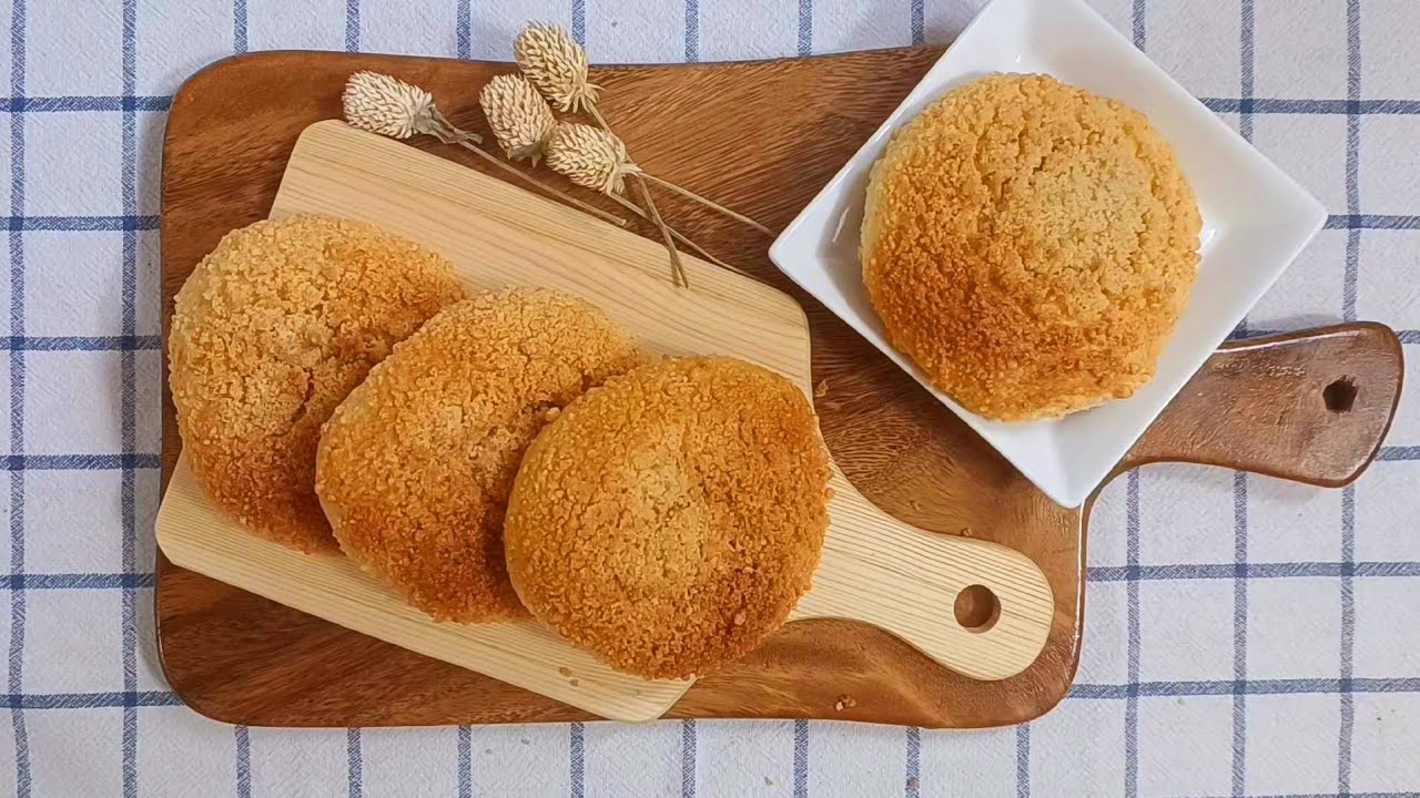 Making Sweet Korean Streusel Buns at Home:Soboro:Peanut Butter Crumble ...