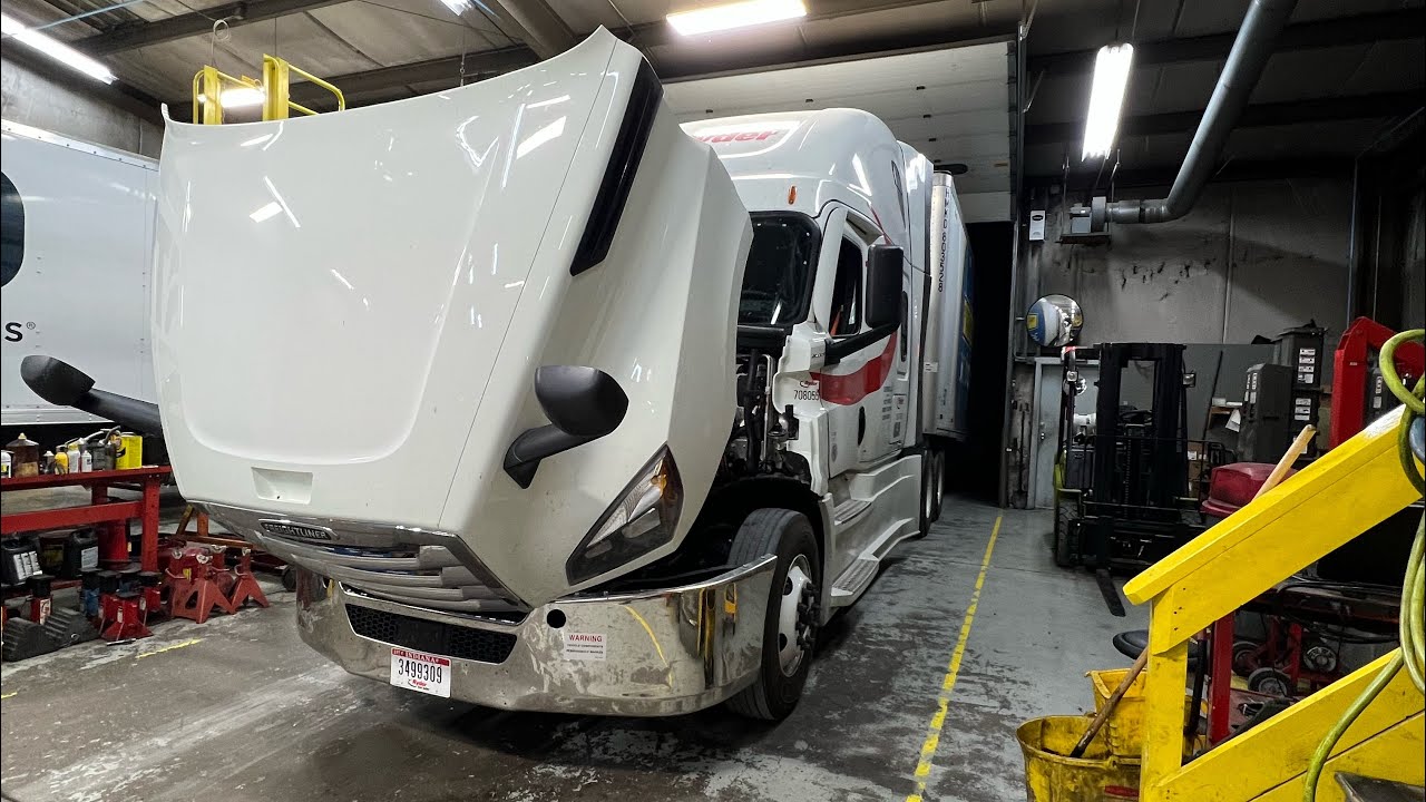 2024 FREIGHTLINER SHUT DOWN ON ME! - YouTube