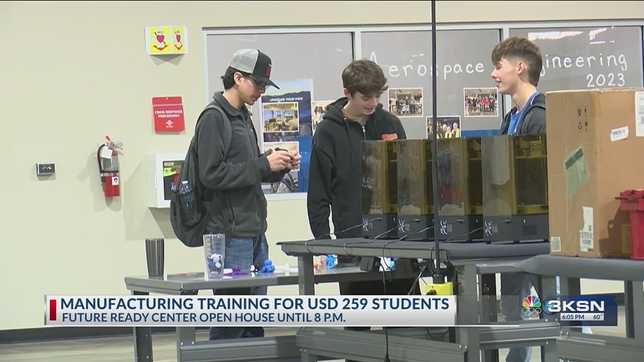 USD 259 offers open house at both Future Ready Center locations - YouTube