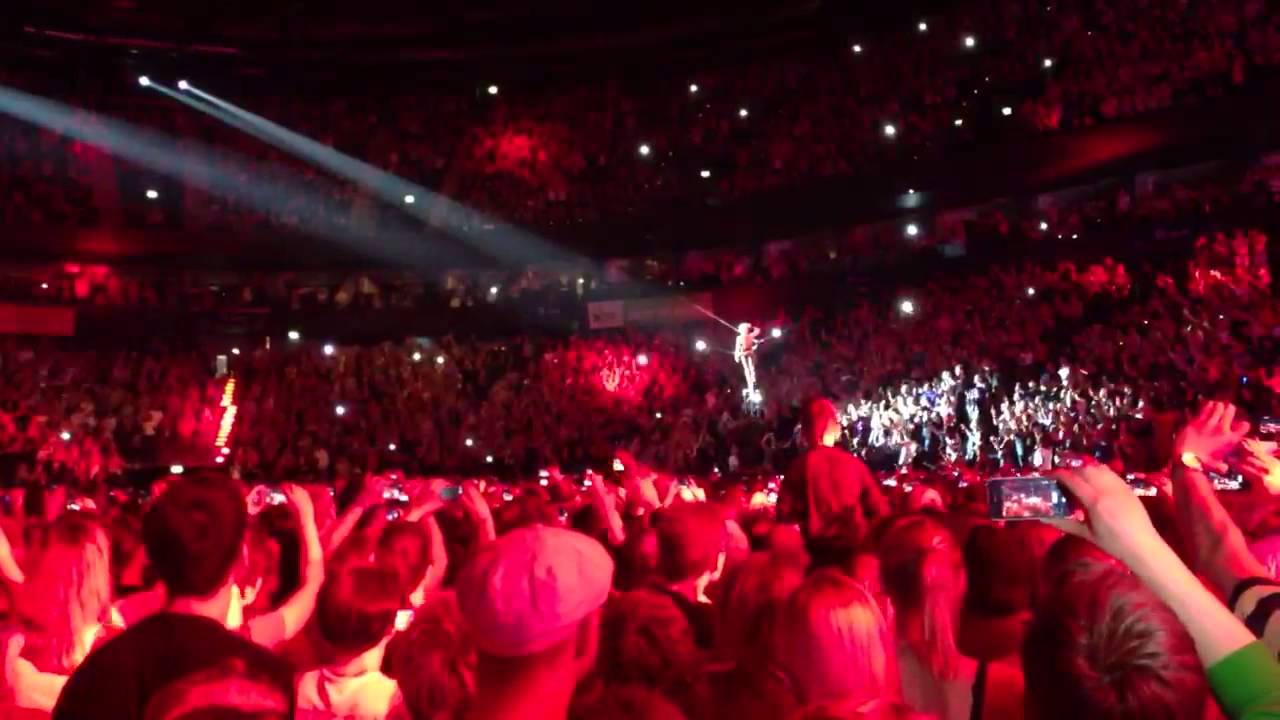 Pink - So What - live - YouTube