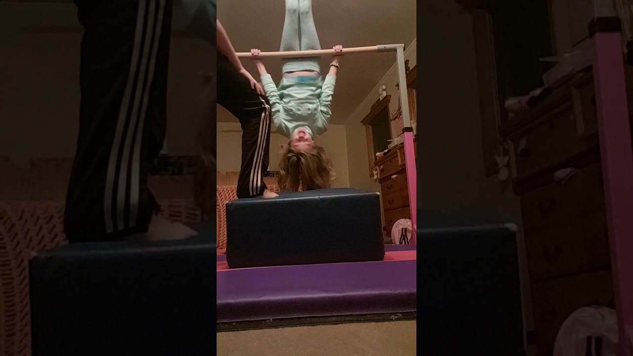 Funny gymnastics video!🤣🤣🤣 - YouTube