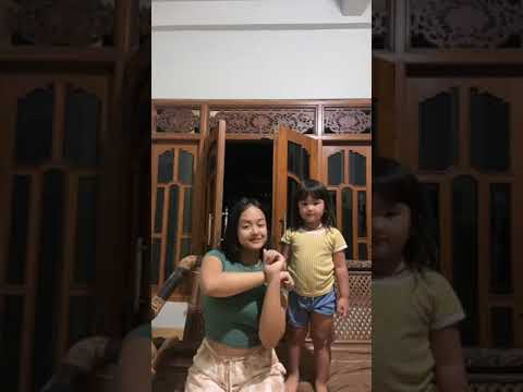 Tiktok mama muda MONTOK HOT    GUNUNG GEDE