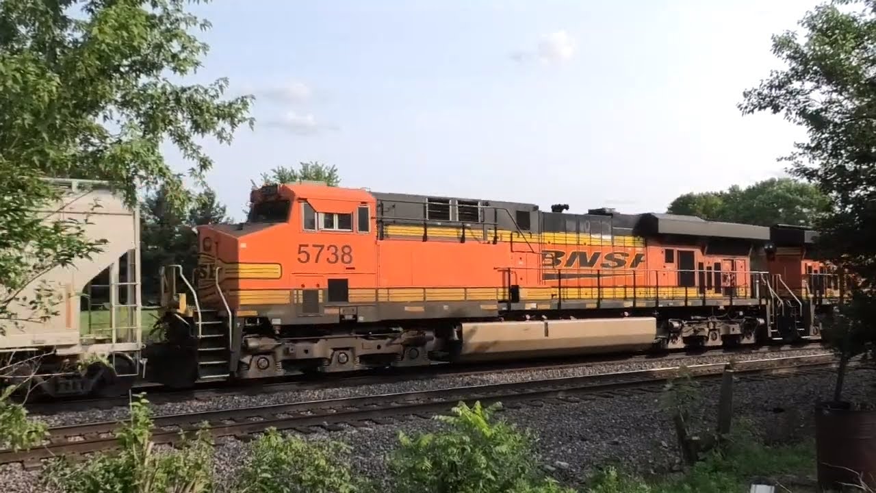 BNSF 6984 West in Wyanet, IL 7/2/21 - YouTube