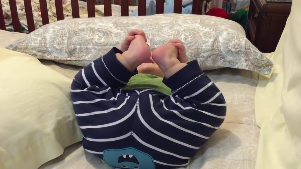 Funny baby laughing with farts - YouTube