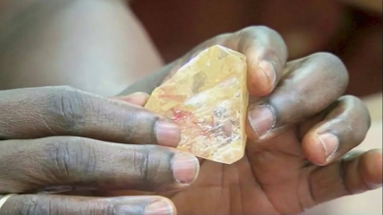 Luckily our Country has no Diamond, Blood Diamond movie recap ...
