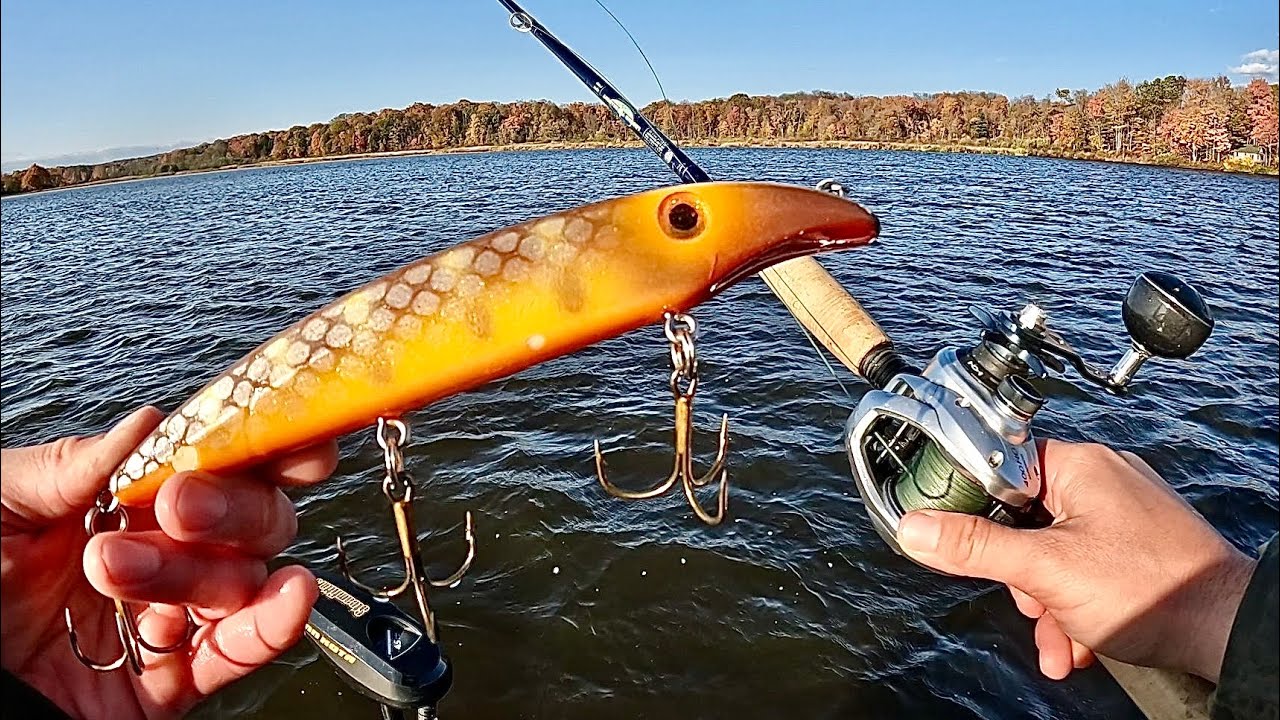 A Relaxing Day of Fall MUSKY Fishing - YouTube