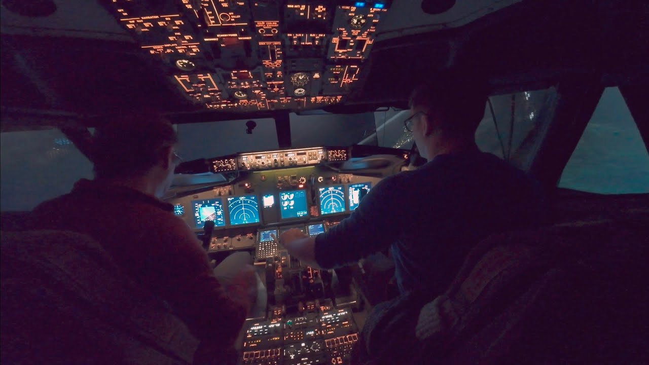 Learning to fly the 737 - Stalls, Engine Fires - YouTube