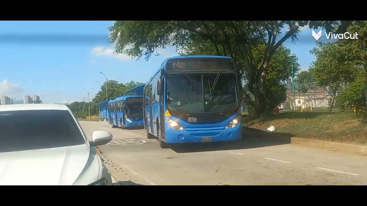 Marcopolo Gran Viale Volvo B7R del n° MC22010 operando la ruta P40B de ...