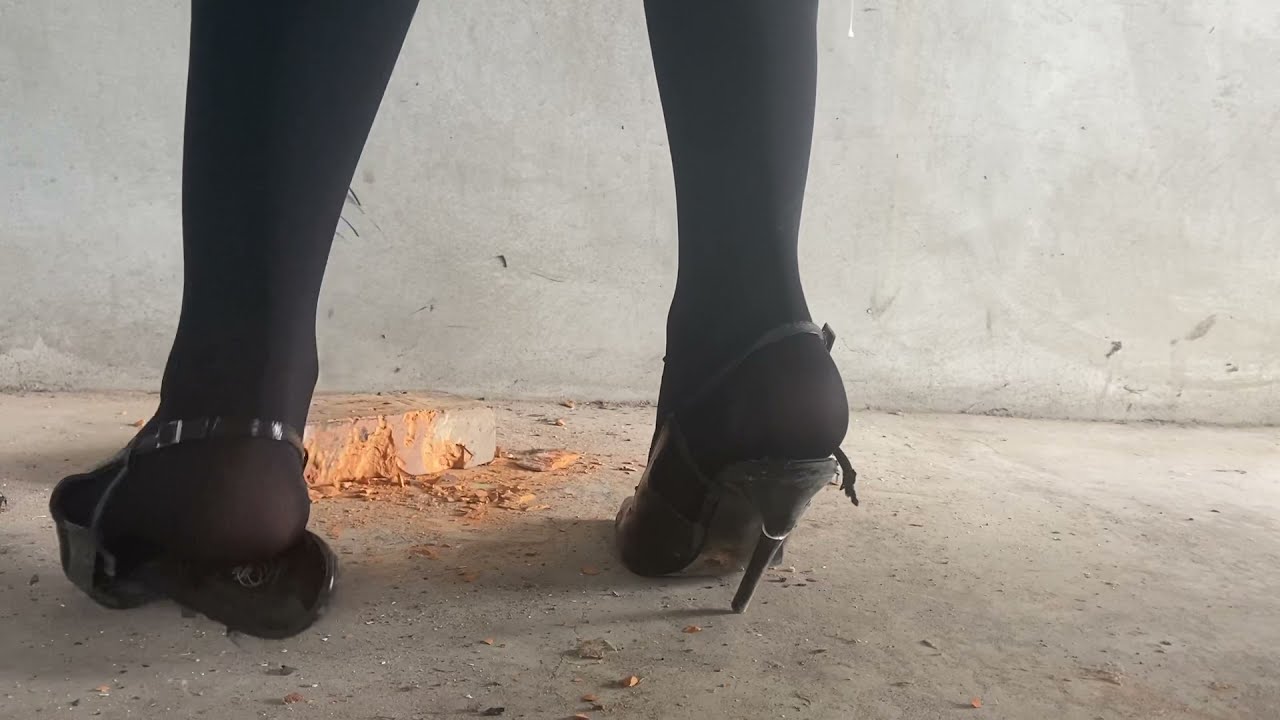 High heels bending ️ - YouTube