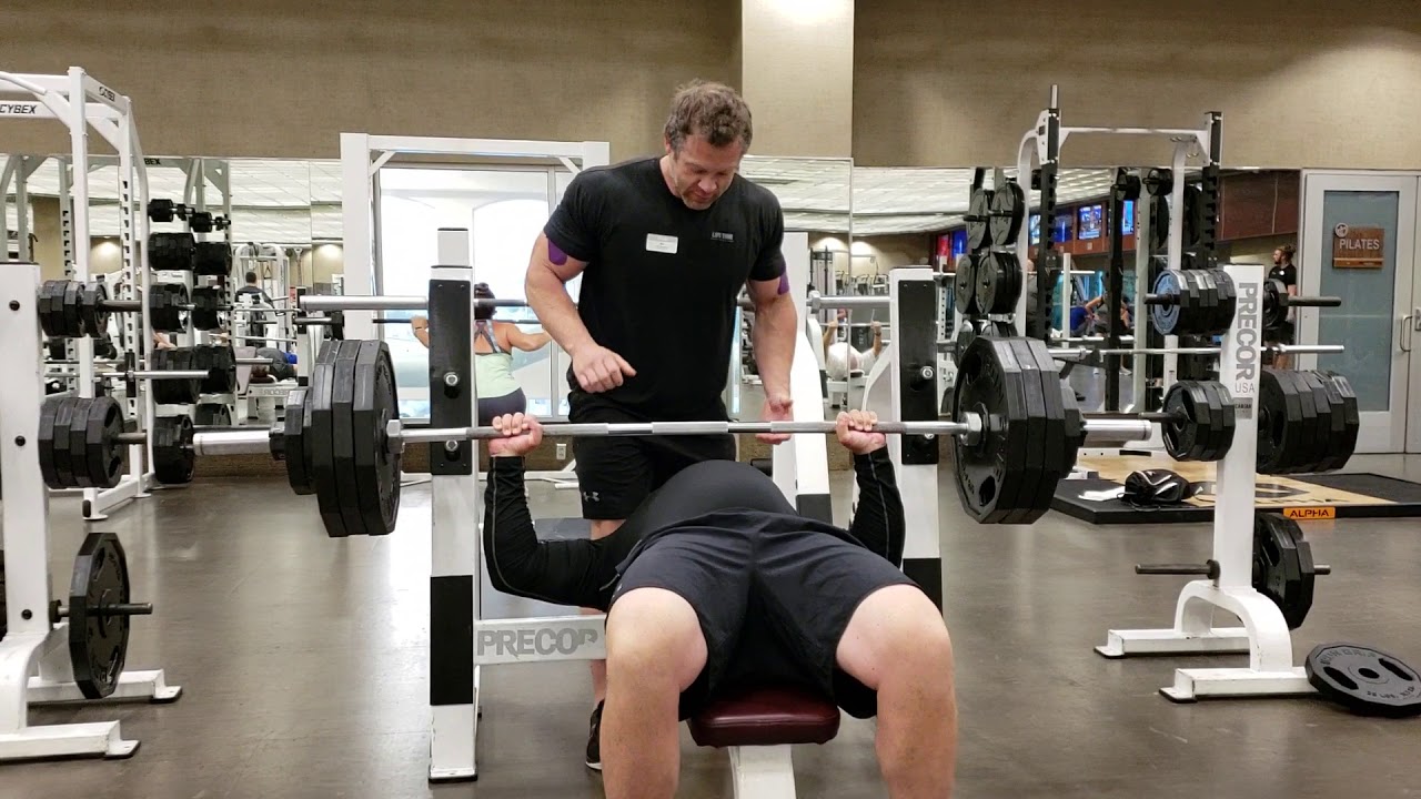 Danny leverett hitting 355lbs on flat bench - YouTube