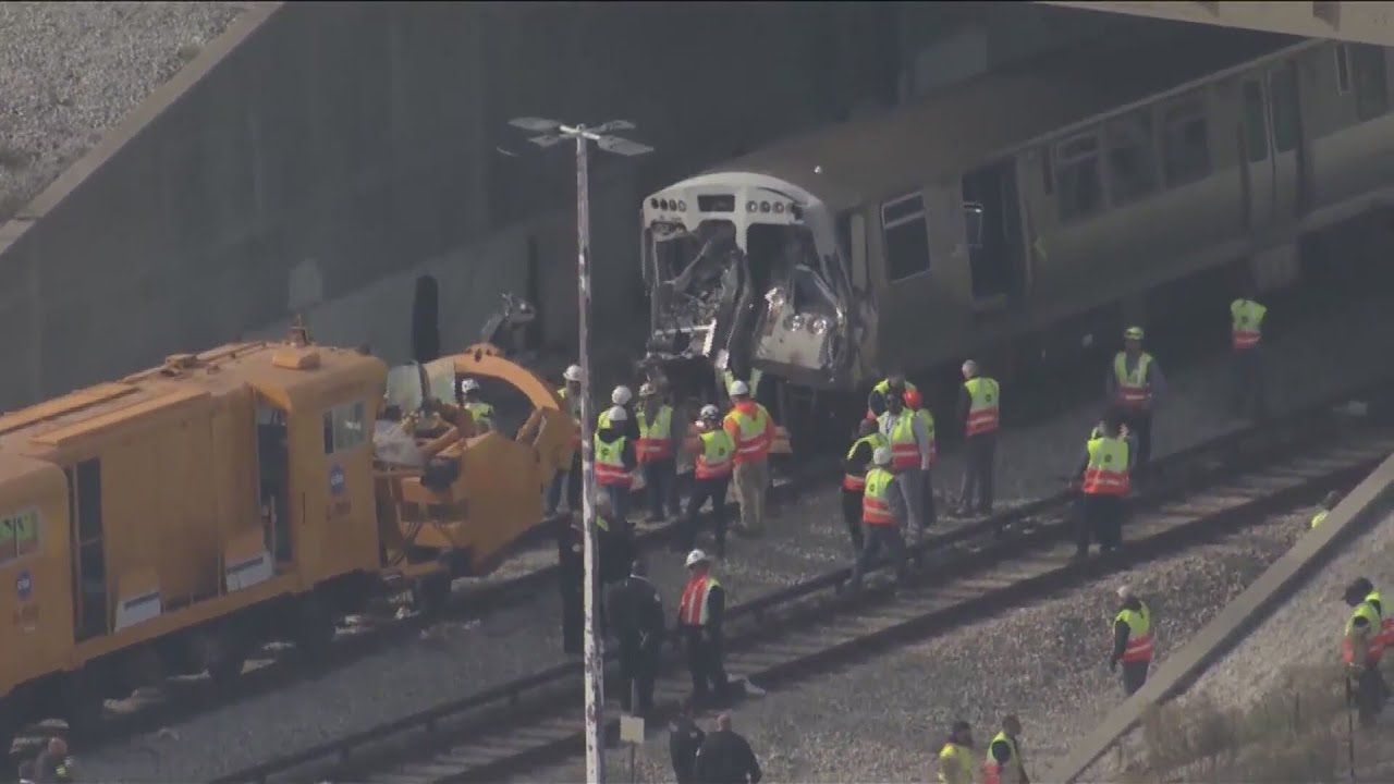 At least 23 injured after CTA train crash on North Side: CFD - YouTube