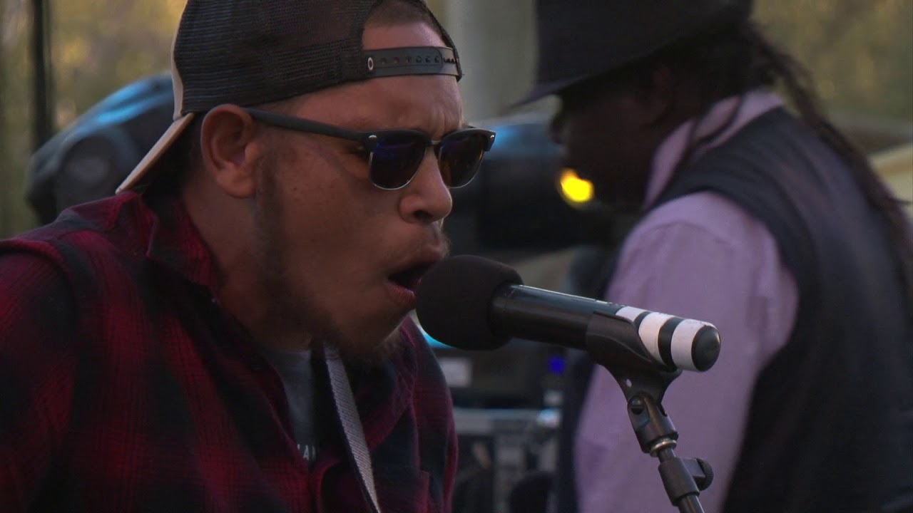 Bush Bands Bash 2018 Mimili Yanku Band - Sitting All Alone - YouTube