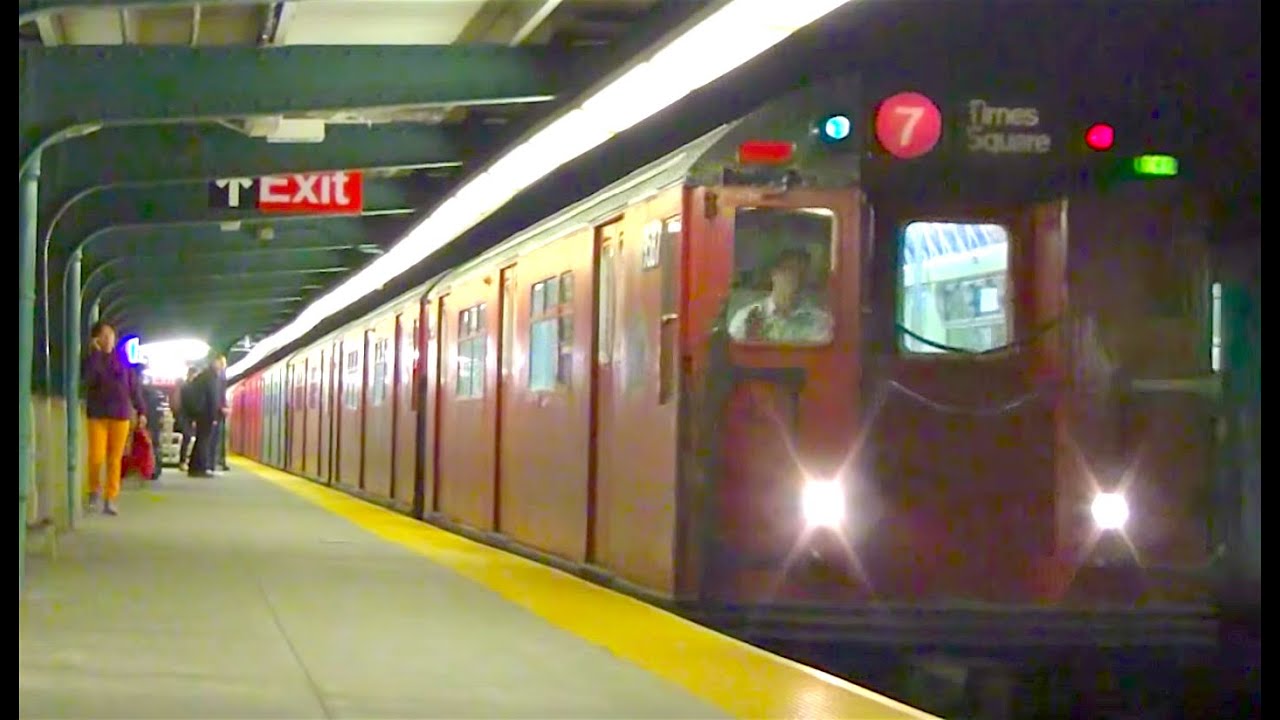 ᴴᴰ Train of Many Colors Moving to 207th Street Yard - YouTube