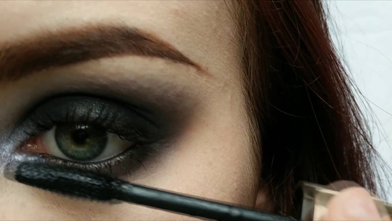 Black Swan - Dark eye makeup with blue tutorial | MERTHIAELLA - YouTube