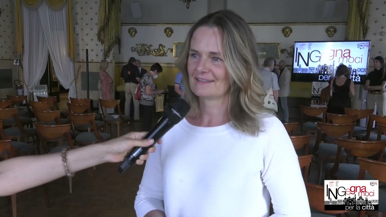 Intervista Daniela De Angeli - YouTube