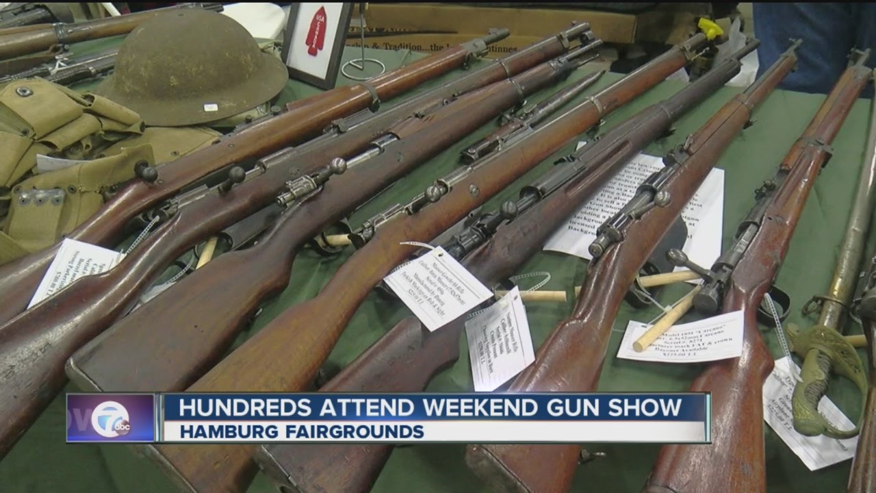 Hundreds attend weekend gun show - YouTube
