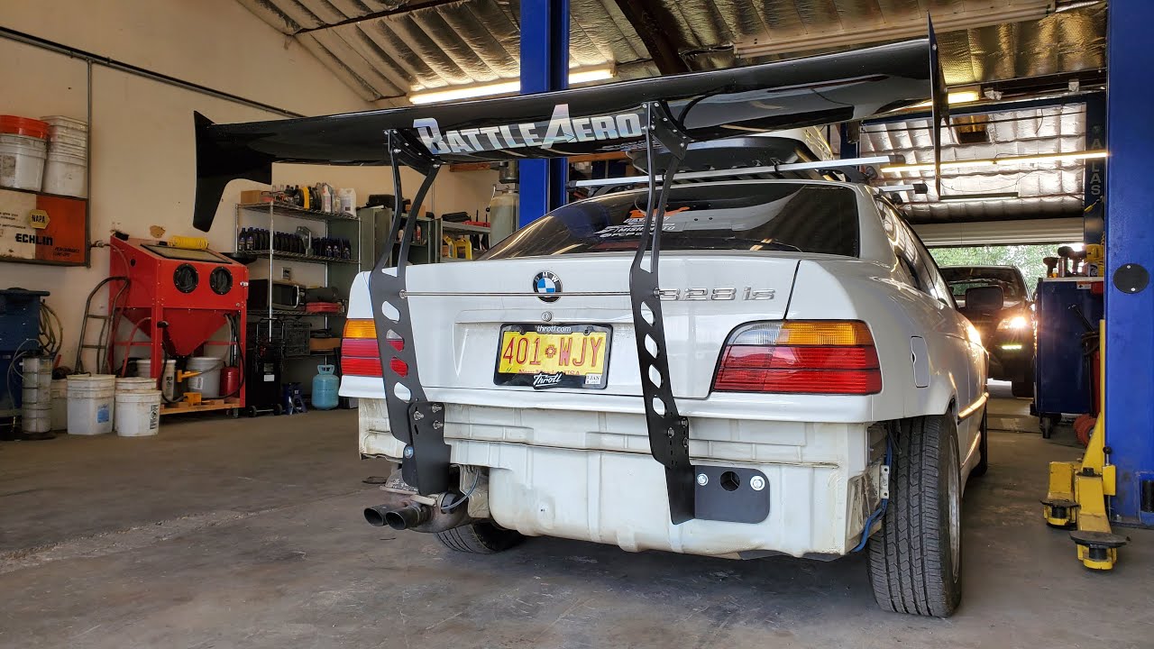 BMW E36 Battle Aero Chassis Wing + Roof Cargo Box! - YouTube