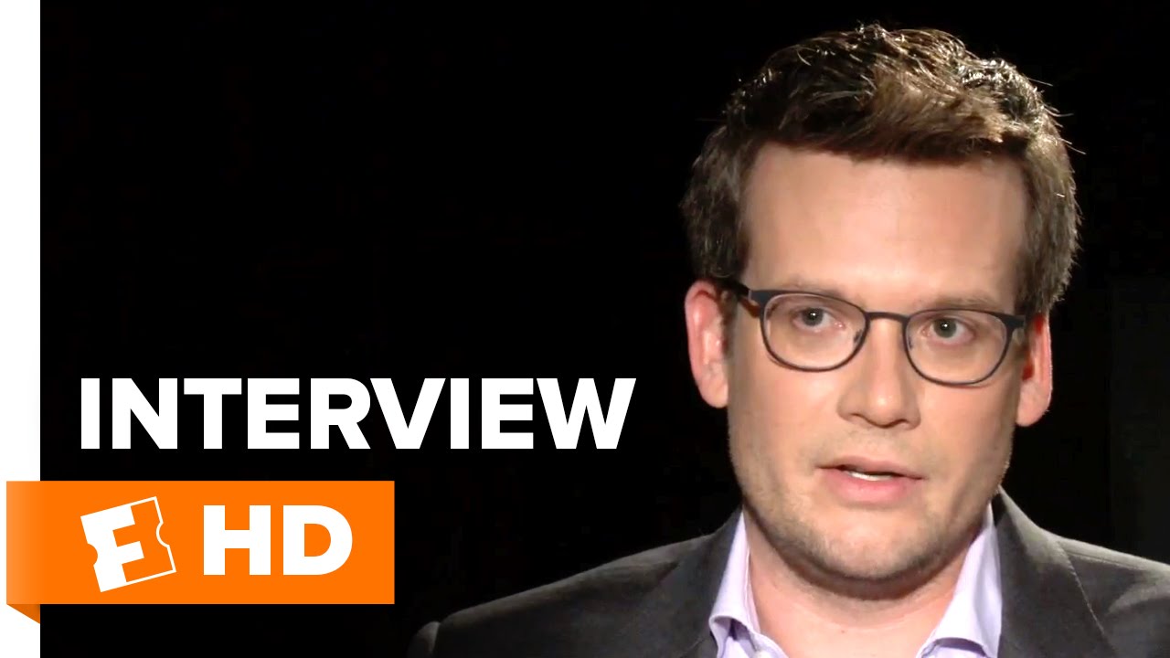 Paper Towns Interview HD | Celebrity Interviews | FandangoMovies - YouTube